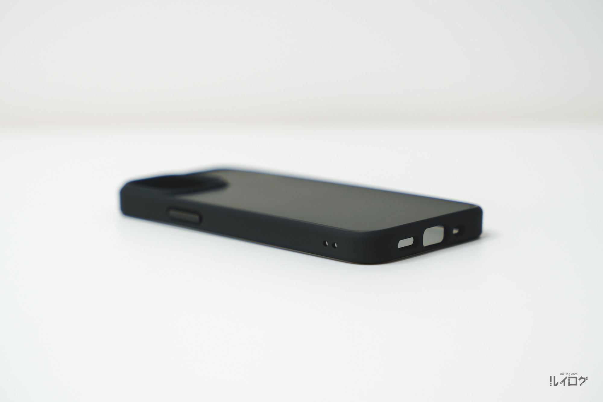 iPhone 13 mini の耐衝撃性抜群ケースをレビュー。サイドボタンの色を変えられる！TORRAS Guardian Series