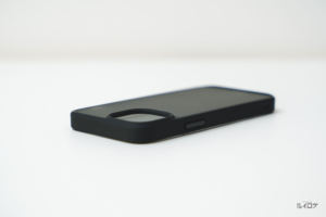 iPhone 13 mini の耐衝撃性抜群ケースをレビュー。サイドボタンの色を変えられる！TORRAS Guardian Series