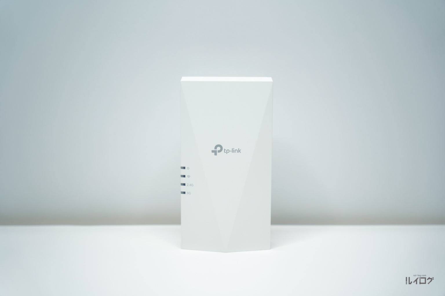 Wi-Fi6対応中継機「RE600X」は小型ミニマルなOneMesh対応でより広範囲に繋がりやすく！