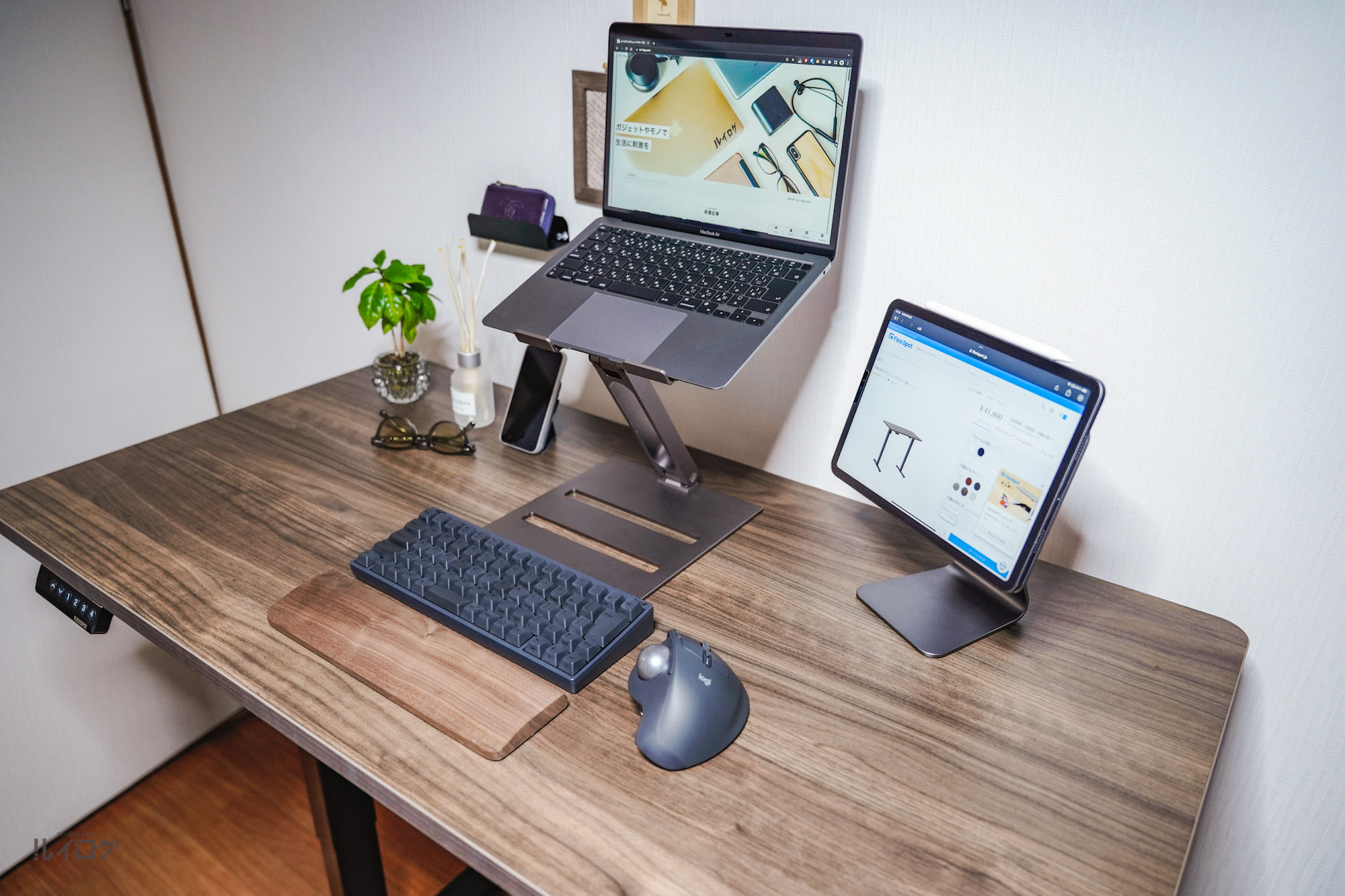 FLEXISPOT EF1 スタンディングデスクをレビュー。電動昇降式/耐荷重70kg/コスパ で導入しやすい！