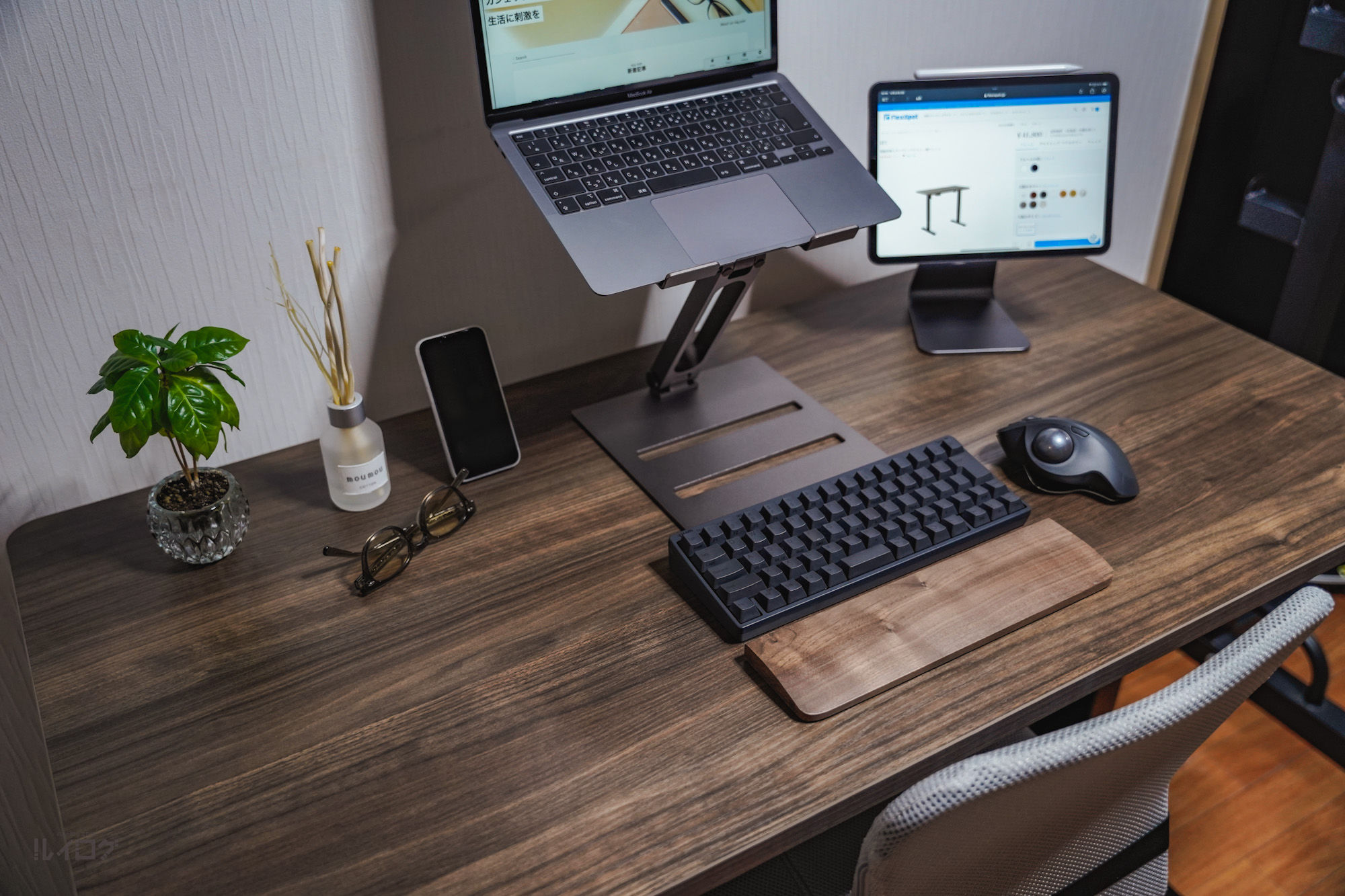 FLEXISPOT EF1 スタンディングデスクをレビュー。電動昇降式/耐荷重70kg/コスパ で導入しやすい！