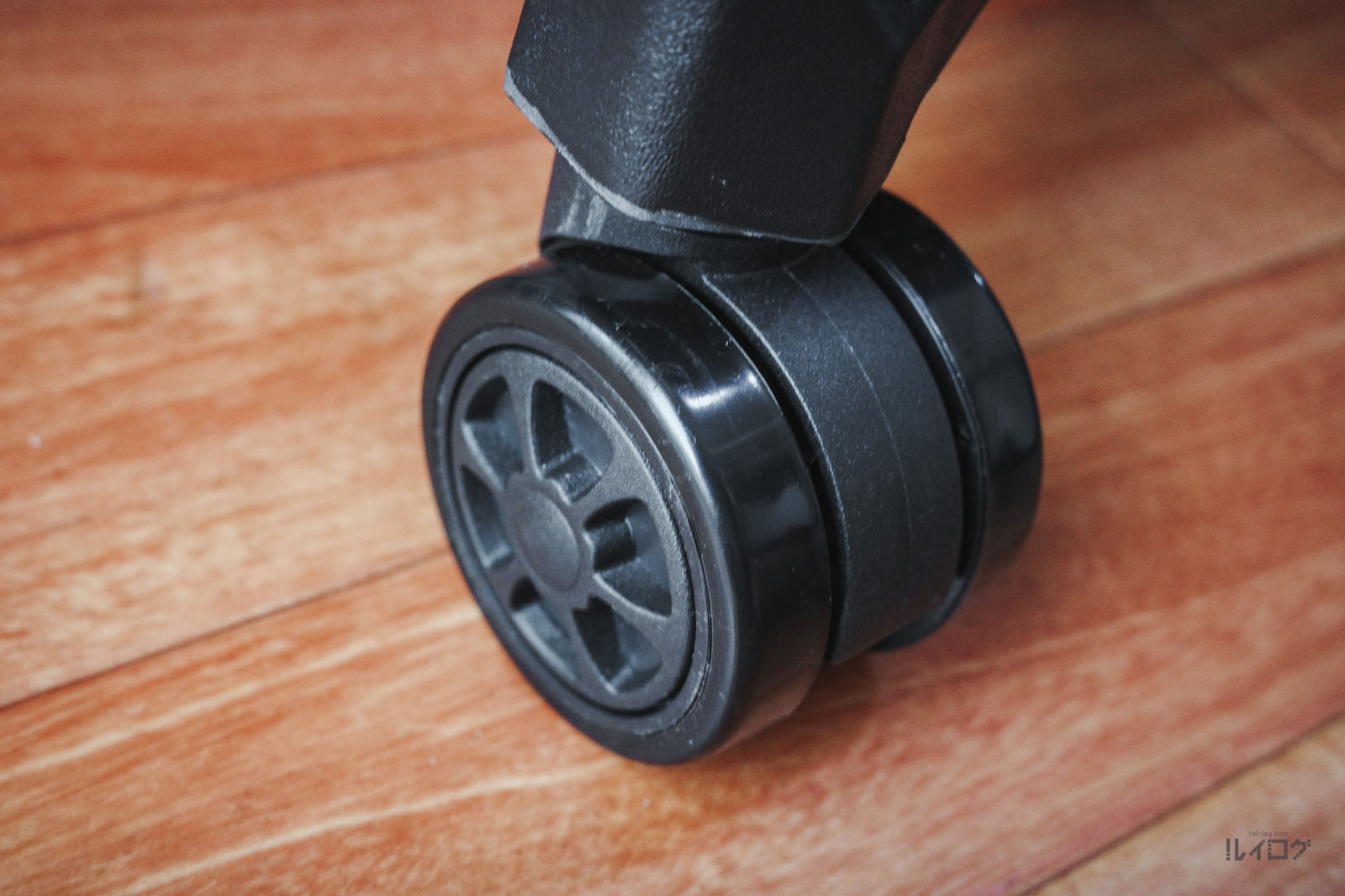 Zenosyne Premium ゲーミングチェアの口コミは？特徴を詳しく解説！ | ルイログ