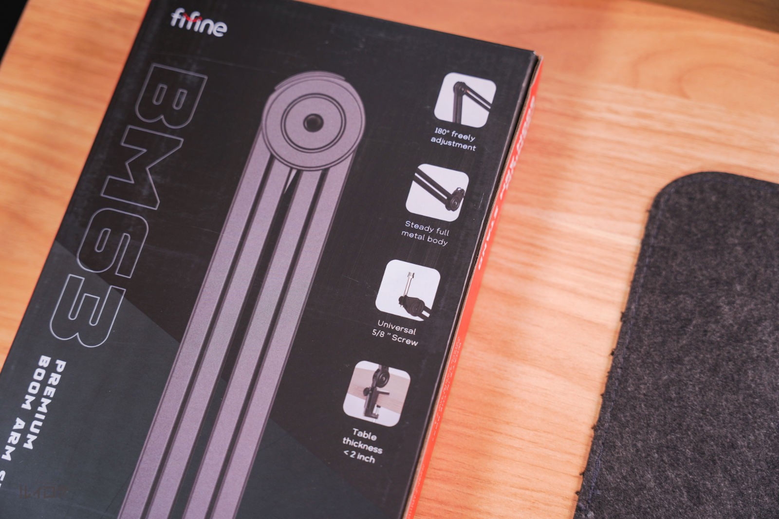 FIFINE A8Plus レビュー | ゲーミング仕様のコンデンサーマイクでデスクをアップデート！BM63マイクアームで利便性を上げる | ルイログ