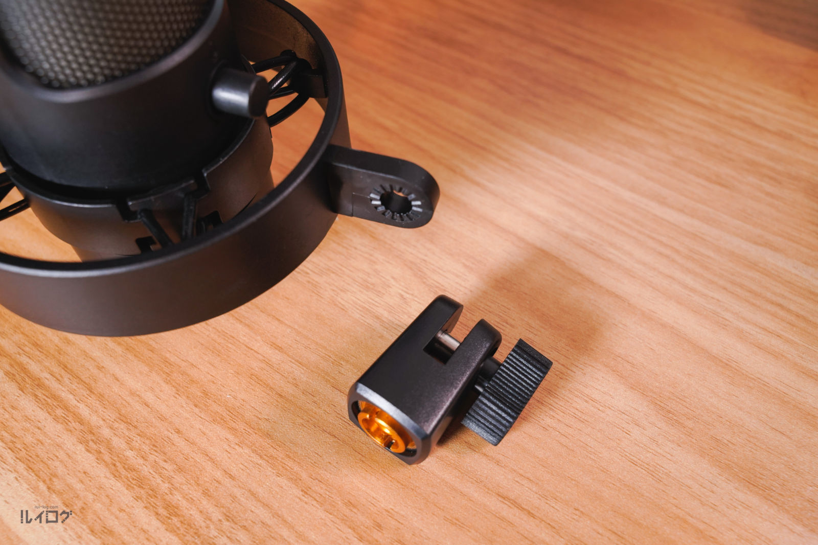 FIFINE A8Plus レビュー | ゲーミング仕様のコンデンサーマイクでデスクをアップデート！BM63マイクアームで利便性を上げる | ルイログ