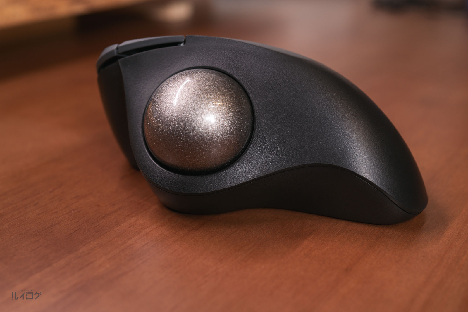 ELECOM IST レビュー。ベアリング搭載でトラックボールに新しい風が吹いた！ | ルイログ