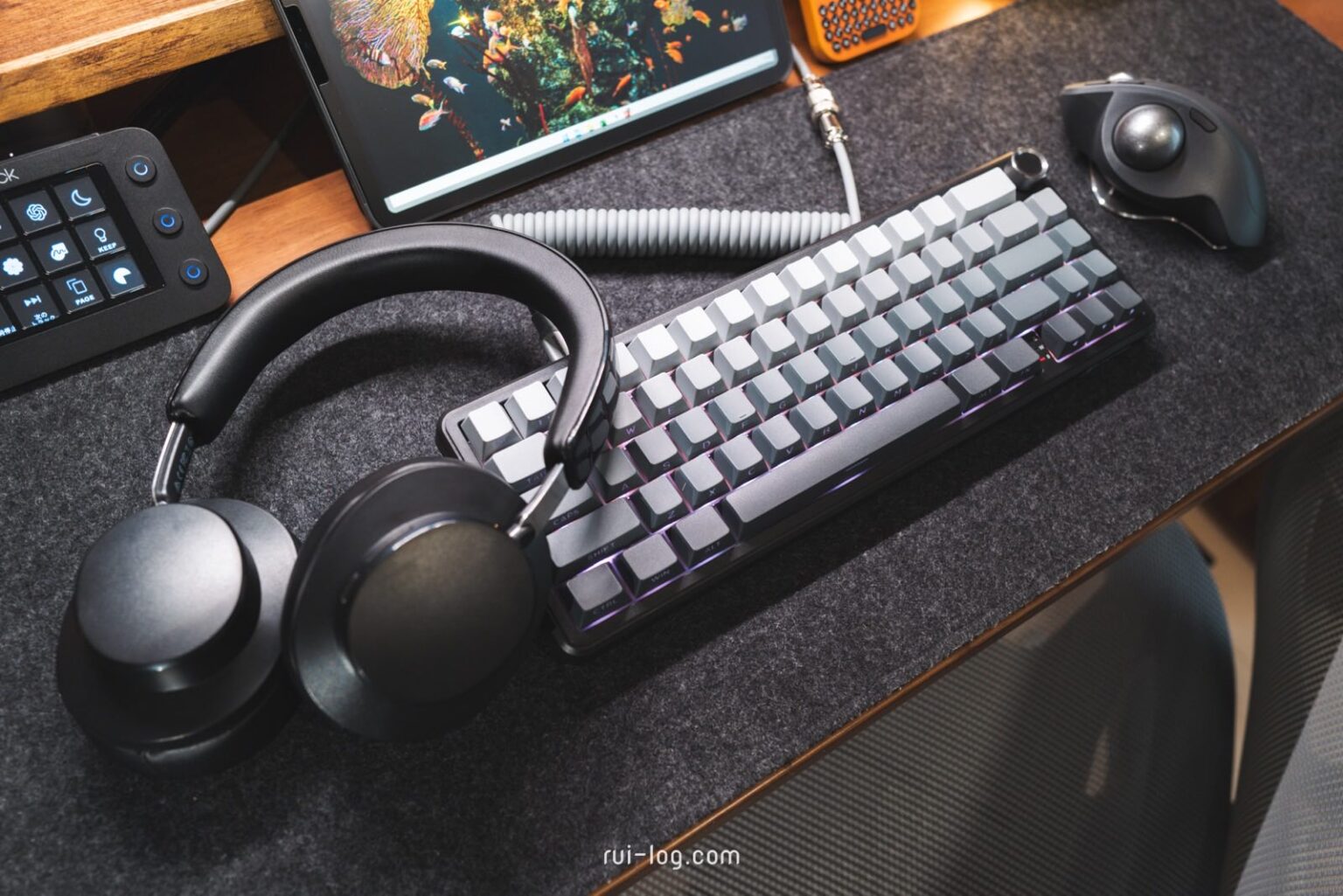 ATTACK SHARK X66 レビュー：コンパクトな60%メカニカルゲーミングキーボード | ルイログ